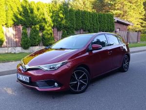 Red Toyota Auris 2017 in Vilnius, with an engine capacity of 1.20 L and mileage of 176 thousand km for 7300 €, photo  on AUTOMOTO.COM.LV
