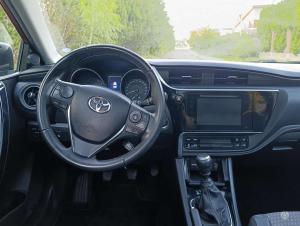 Red Toyota Auris 2017 in Vilnius, with an engine capacity of 1.20 L and mileage of 176 thousand km for 7300 €, photo 12 on AUTOMOTO.COM.LV
