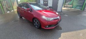 Red Toyota Auris 2017 in Utena, with an engine capacity of 1.60 L and mileage of 261 thousand km for 7100 €, photo  on AUTOMOTO.COM.LV