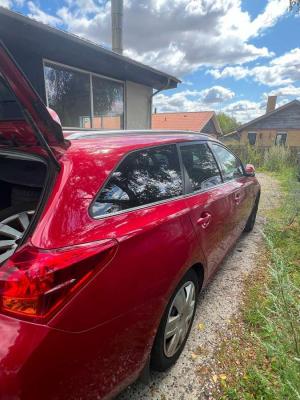 Sarkans Toyota Auris 2012 Viļņa, ar dzinēja tilpumu 2.00 L un nobraukumu 343 tūkst. km par 3950 €, foto 5 vietnē AUTOMOTO.COM.LV
