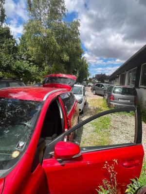 Sarkans Toyota Auris 2012 Viļņa, ar dzinēja tilpumu 2.00 L un nobraukumu 343 tūkst. km par 3950 €, foto 6 vietnē AUTOMOTO.COM.LV