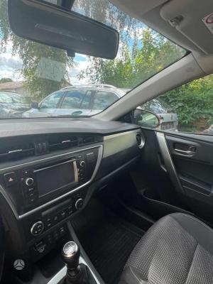 Sarkans Toyota Auris 2012 Viļņa, ar dzinēja tilpumu 2.00 L un nobraukumu 343 tūkst. km par 3950 €, foto 9 vietnē AUTOMOTO.COM.LV