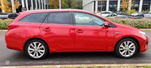 Red Toyota Auris 2013 in Vilnius, with an engine capacity of 1.80 L and mileage of 269 thousand km for 8500 €, photo 4 on AUTOMOTO.COM.LV