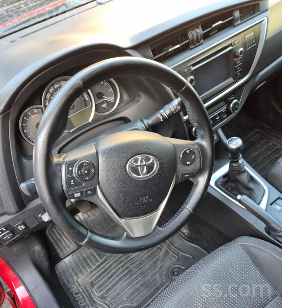 Sarkans Toyota Auris 2013 Rīga, ar dzinēja tilpumu 1.40 L un nobraukumu 238 tūkst. km par 5700 €, foto 11 vietnē AUTOMOTO.COM.LV