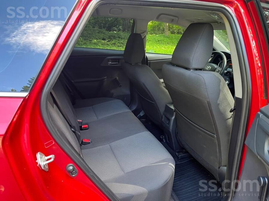 Red Toyota Auris 2013 in Riga, with an engine capacity of 1.40 L and mileage of 0 thousand km for 5599 €, photo 23 on AUTOMOTO.COM.LV