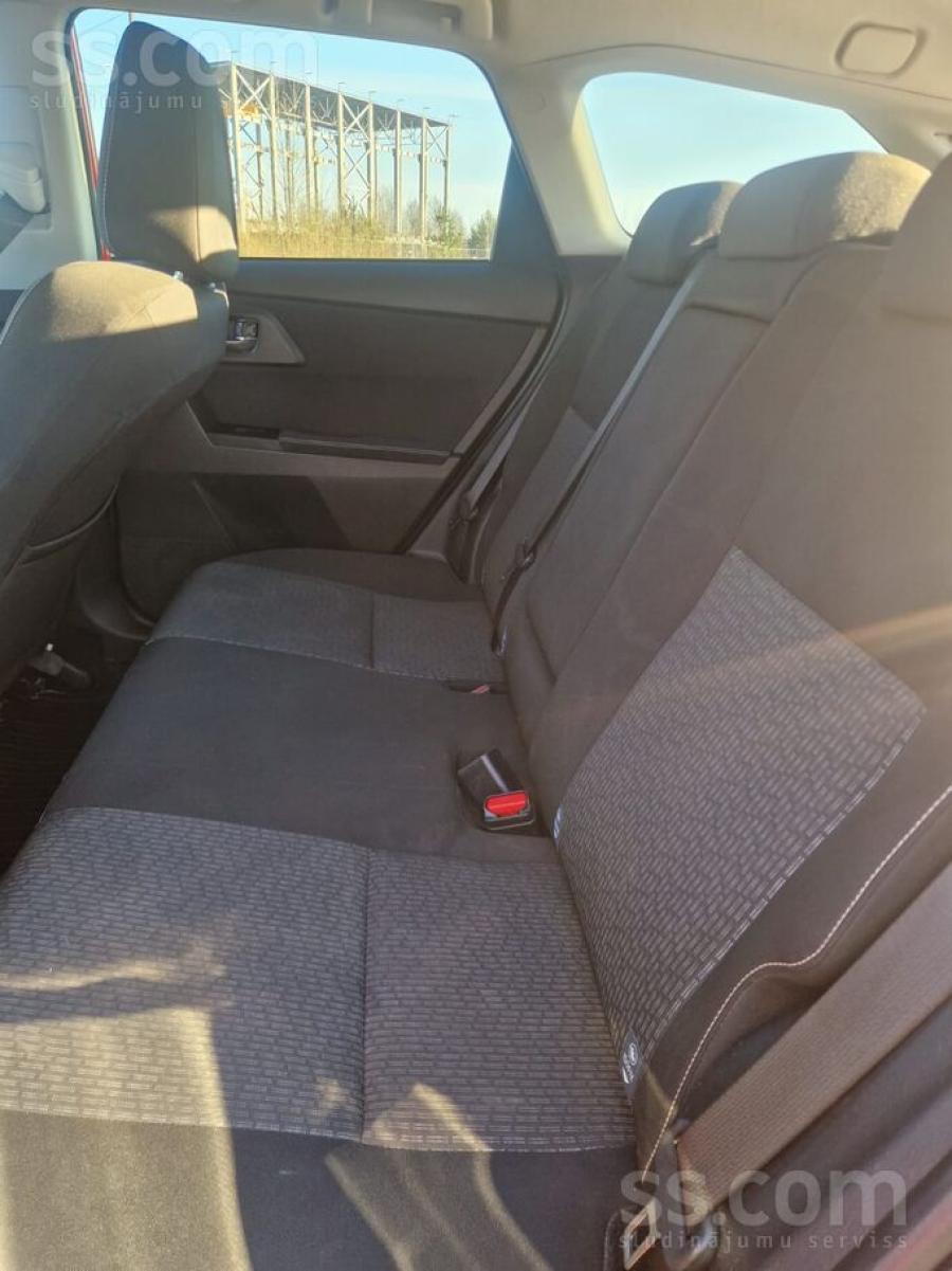 Sarkans Toyota Auris 2014 Rīga, ar dzinēja tilpumu 2.00 L un nobraukumu 184 tūkst. km par 5500 €, foto 9 vietnē AUTOMOTO.COM.LV