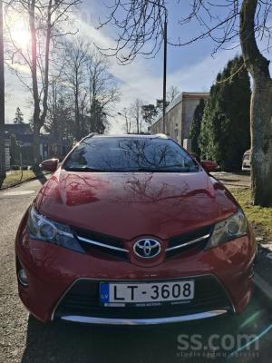 Sarkans Toyota Auris 2014 Rīga, ar dzinēja tilpumu 2.00 L un nobraukumu 232 tūkst. km par 5200 €, foto 8 vietnē AUTOMOTO.COM.LV