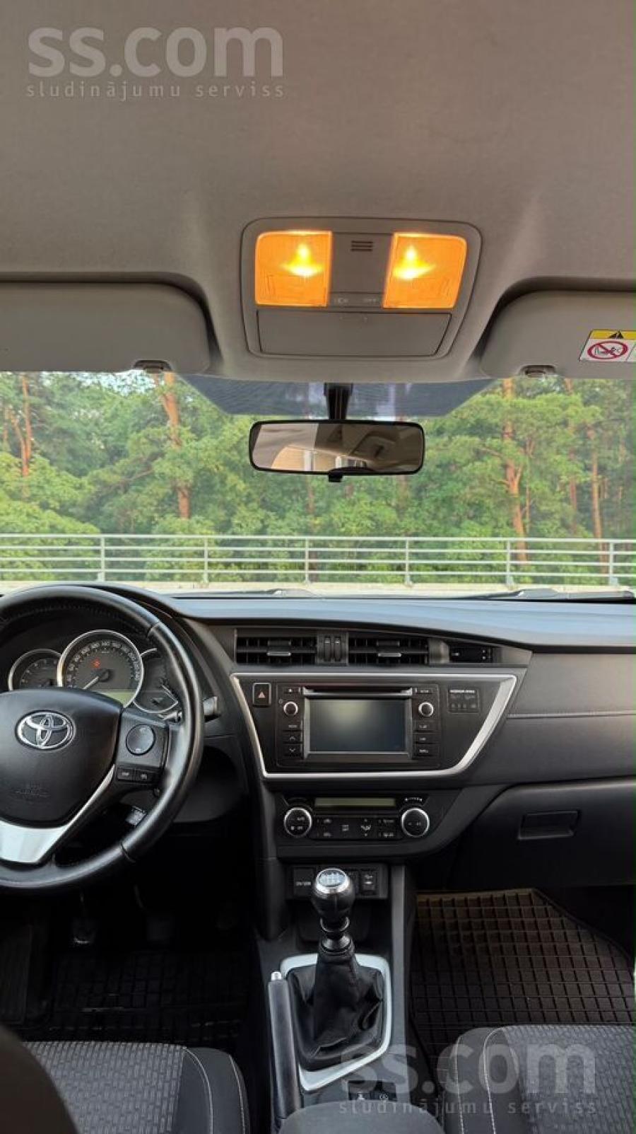 Red Toyota Auris 2014 in Riga, with an engine capacity of 2.00 L and mileage of 374 thousand km for 5050 €, photo 6 on AUTOMOTO.COM.LV