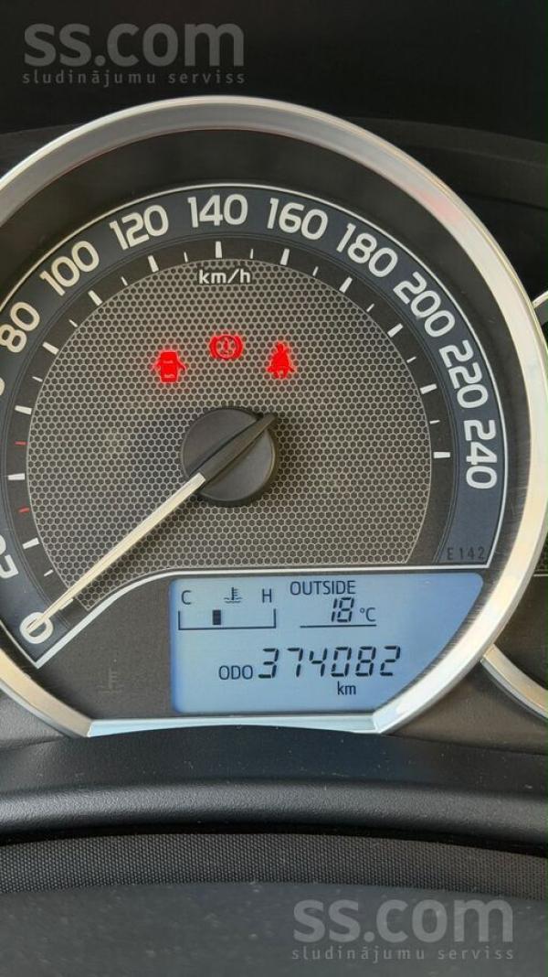 Sarkans Toyota Auris 2014 Rīga, ar dzinēja tilpumu 2.00 L un nobraukumu 374 tūkst. km par 5050 €, foto 8 vietnē AUTOMOTO.COM.LV