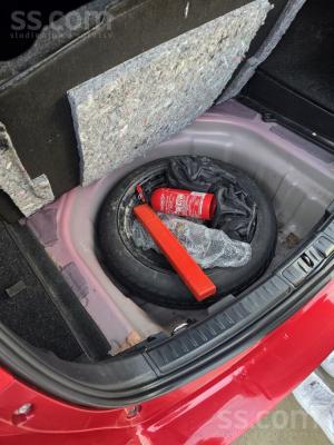 Red Toyota Auris 2014 in Riga, with an engine capacity of 2.00 L and mileage of 374 thousand km for 5050 €, photo 11 on AUTOMOTO.COM.LV