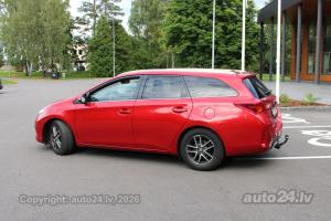 Sarkans Toyota Auris 2014 Rapla, ar dzinēja tilpumu 2.00 L un nobraukumu 151 tūkst. km par 7490 €, foto 4 vietnē AUTOMOTO.COM.LV