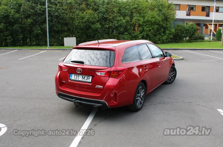 Sarkans Toyota Auris 2014 Rapla, ar dzinēja tilpumu 2.00 L un nobraukumu 151 tūkst. km par 7490 €, foto 6 vietnē AUTOMOTO.COM.LV