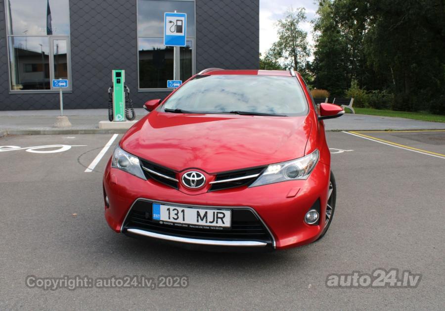 Sarkans Toyota Auris 2014 Rapla, ar dzinēja tilpumu 2.00 L un nobraukumu 151 tūkst. km par 7490 €, foto 9 vietnē AUTOMOTO.COM.LV