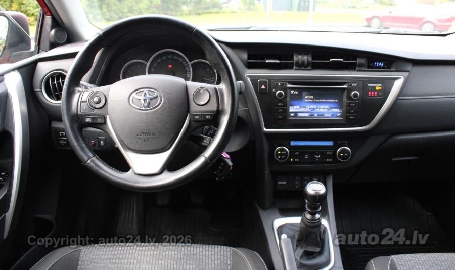 Sarkans Toyota Auris 2014 Rapla, ar dzinēja tilpumu 2.00 L un nobraukumu 151 tūkst. km par 7490 €, foto 10 vietnē AUTOMOTO.COM.LV