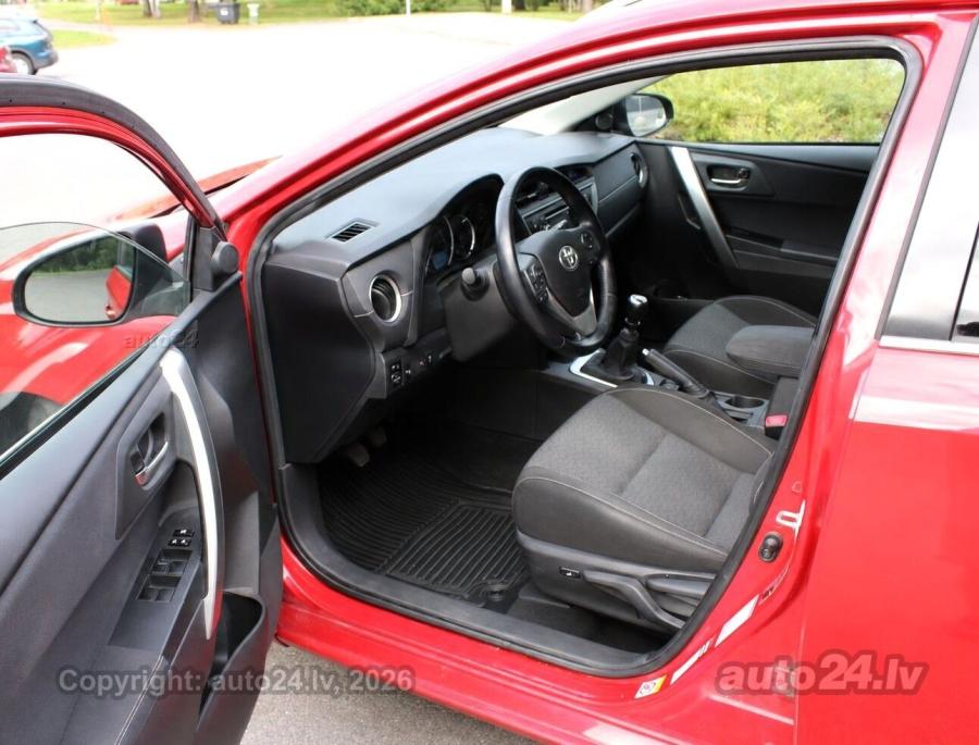 Sarkans Toyota Auris 2014 Rapla, ar dzinēja tilpumu 2.00 L un nobraukumu 151 tūkst. km par 7490 €, foto 11 vietnē AUTOMOTO.COM.LV