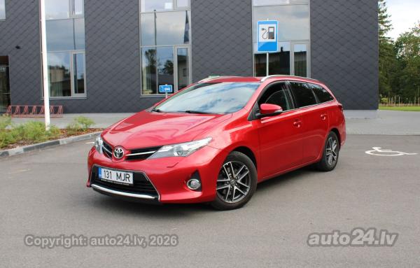 Toyota Auris 2014 Rapla vietnē Sarkans Toyota Auris 2014 Rapla, ar dzinēja tilpumu 2.00 L un nobraukumu 151 tūkst. km par 7490 €, foto 1 vietnē AUTOMOTO.COM.LV