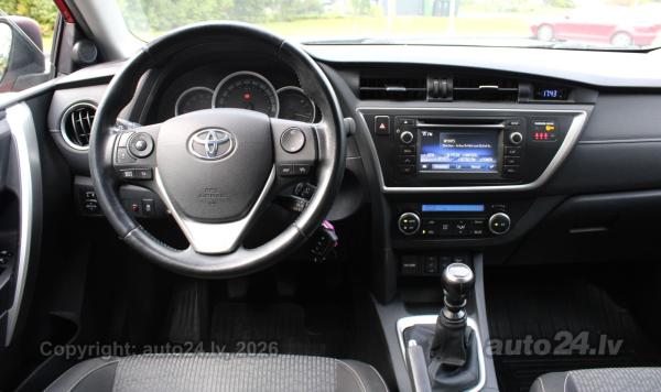 Toyota Auris 2014 Rapla vietnē Sarkans Toyota Auris 2014 Rapla, ar dzinēja tilpumu 2.00 L un nobraukumu 151 tūkst. km par 7490 €, foto 10 vietnē AUTOMOTO.COM.LV