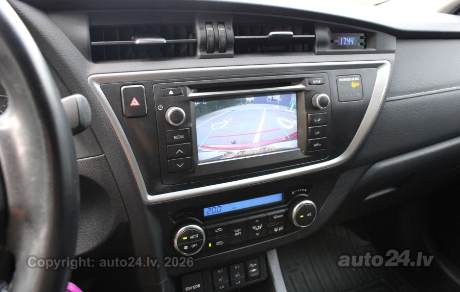 Red Toyota Auris 2014 in Rapla, with an engine capacity of 2.00 L and mileage of 151 thousand km for 7490 €, photo 15 on AUTOMOTO.COM.LV