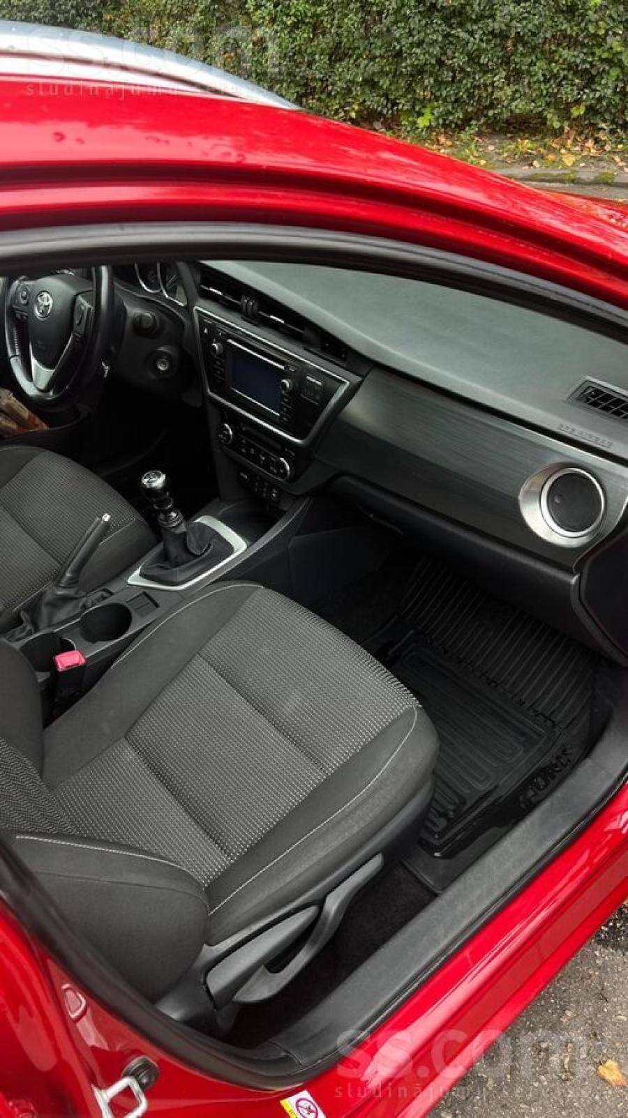 Sarkans Toyota Auris 2015 Jelgava, ar dzinēja tilpumu 1.60 L un nobraukumu 155 tūkst. km par 6200 €, foto 23 vietnē AUTOMOTO.COM.LV