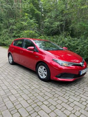 Sarkans Toyota Auris 2016 Rēzekne, ar dzinēja tilpumu 1.80 L un nobraukumu 220 tūkst. km par 8800 €, foto 5 vietnē AUTOMOTO.COM.LV