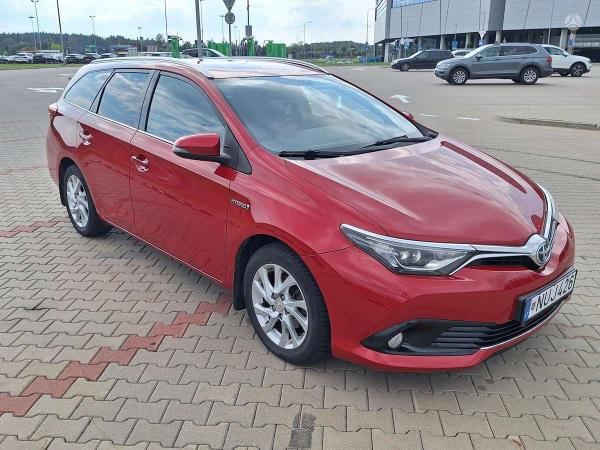 Sarkans Toyota Auris 2016 Viļņa, ar dzinēja tilpumu 1.80 L un nobraukumu 190 tūkst. km par 9250 €, foto 5 vietnē AUTOMOTO.COM.LV