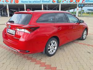 Sarkans Toyota Auris 2016 Viļņa, ar dzinēja tilpumu 1.80 L un nobraukumu 190 tūkst. km par 9250 €, foto 7 vietnē AUTOMOTO.COM.LV