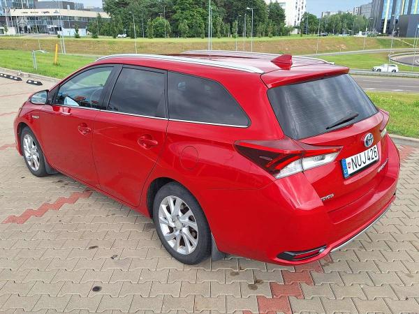Sarkans Toyota Auris 2016 Viļņa, ar dzinēja tilpumu 1.80 L un nobraukumu 190 tūkst. km par 9250 €, foto 8 vietnē AUTOMOTO.COM.LV