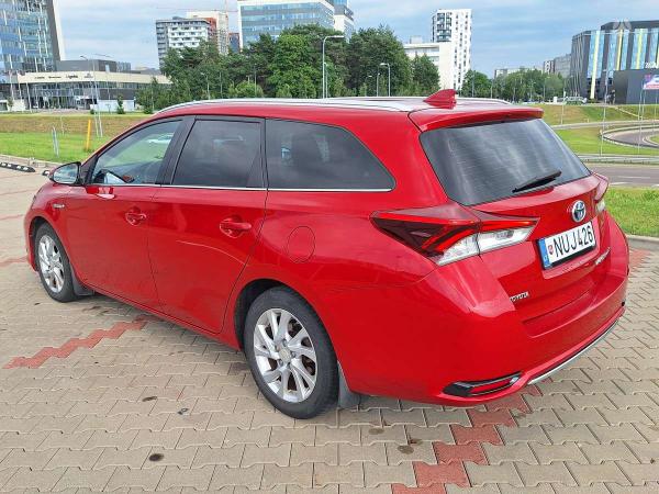 Sarkans Toyota Auris 2016 Viļņa, ar dzinēja tilpumu 1.80 L un nobraukumu 190 tūkst. km par 9250 €, foto 9 vietnē AUTOMOTO.COM.LV