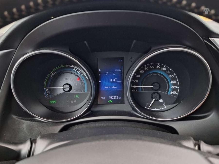 Sarkans Toyota Auris 2016 Viļņa, ar dzinēja tilpumu 1.80 L un nobraukumu 190 tūkst. km par 9250 €, foto 18 vietnē AUTOMOTO.COM.LV