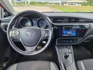 Sarkans Toyota Auris 2016 Viļņa, ar dzinēja tilpumu 1.80 L un nobraukumu 190 tūkst. km par 9250 €, foto 19 vietnē AUTOMOTO.COM.LV