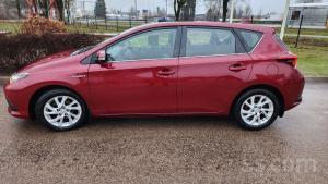 Red Toyota Auris 2017 in Ogre, with an engine capacity of 1.80 L and mileage of 0 thousand km for 10950 €, photo 6 on AUTOMOTO.COM.LV