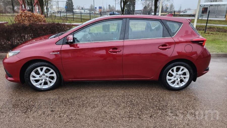 Red Toyota Auris 2017 in Ogre, with an engine capacity of 1.80 L and mileage of 0 thousand km for 10950 €, photo 6 on AUTOMOTO.COM.LV