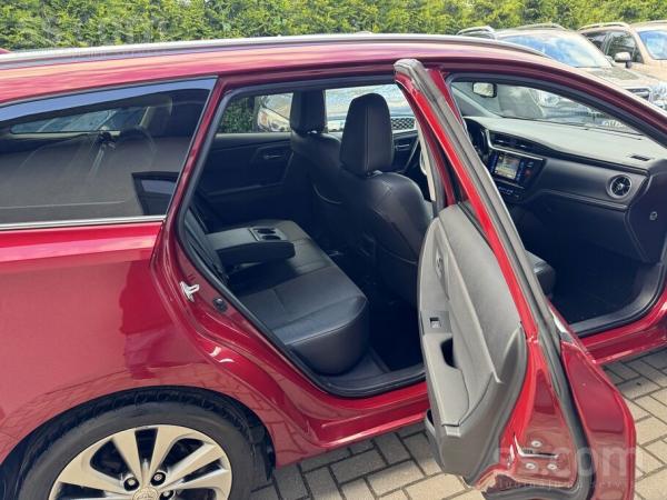 Red Toyota Auris 2017 in Riga, with an engine capacity of 1.60 L and mileage of 236 thousand km for 9800 €, photo 9 on AUTOMOTO.COM.LV