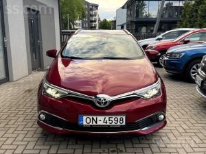 Красный Тойота Аурис 2017 в Рига, объемом двигателя 1.60 л и пробегом 236 тыс. км за 9800 €, фото 7 на AUTOMOTO.COM.LV