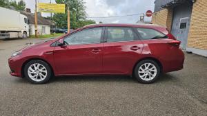 Sarkans Toyota Auris 2017 Rīga, ar dzinēja tilpumu 1.80 L un nobraukumu 152 tūkst. km par 12500 €, foto 9 vietnē AUTOMOTO.COM.LV