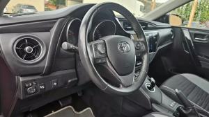 Sarkans Toyota Auris 2017 Rīga, ar dzinēja tilpumu 1.80 L un nobraukumu 152 tūkst. km par 12500 €, foto 13 vietnē AUTOMOTO.COM.LV
