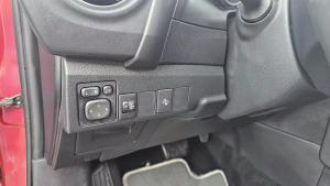 Sarkans Toyota Auris 2017 Rīga, ar dzinēja tilpumu 1.80 L un nobraukumu 152 tūkst. km par 12500 €, foto 14 vietnē AUTOMOTO.COM.LV