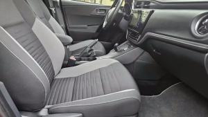 Sarkans Toyota Auris 2017 Rīga, ar dzinēja tilpumu 1.80 L un nobraukumu 152 tūkst. km par 12500 €, foto 20 vietnē AUTOMOTO.COM.LV