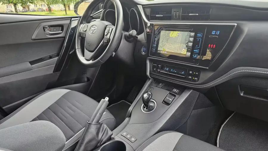 Sarkans Toyota Auris 2017 Rīga, ar dzinēja tilpumu 1.80 L un nobraukumu 152 tūkst. km par 12500 €, foto 27 vietnē AUTOMOTO.COM.LV