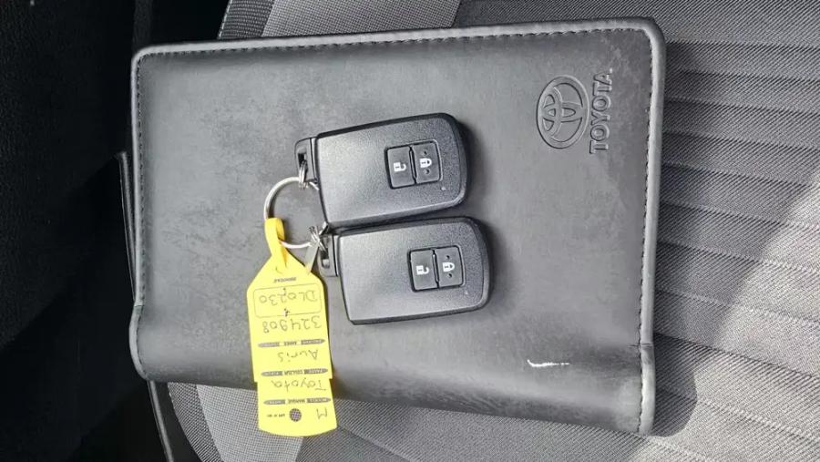 Sarkans Toyota Auris 2017 Rīga, ar dzinēja tilpumu 1.80 L un nobraukumu 152 tūkst. km par 12500 €, foto 31 vietnē AUTOMOTO.COM.LV