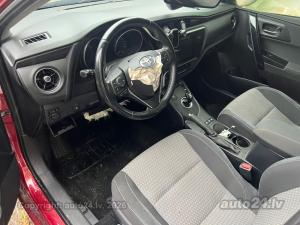 Красный Тойота Аурис 2017 в Таллин, объемом двигателя 1.80 л и пробегом 250 тыс. км за 2290 €, фото 4 на AUTOMOTO.COM.LV