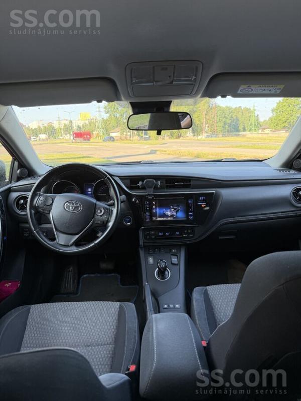 Sarkans Toyota Auris 2018 Rīga, ar dzinēja tilpumu 1.80 L un nobraukumu 109 tūkst. km par 12700 €, foto 6 vietnē AUTOMOTO.COM.LV