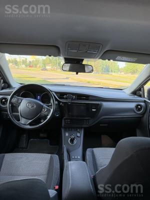 Sarkans Toyota Auris 2018 Rīga, ar dzinēja tilpumu 1.80 L un nobraukumu 109 tūkst. km par 12700 €, foto 6 vietnē AUTOMOTO.COM.LV