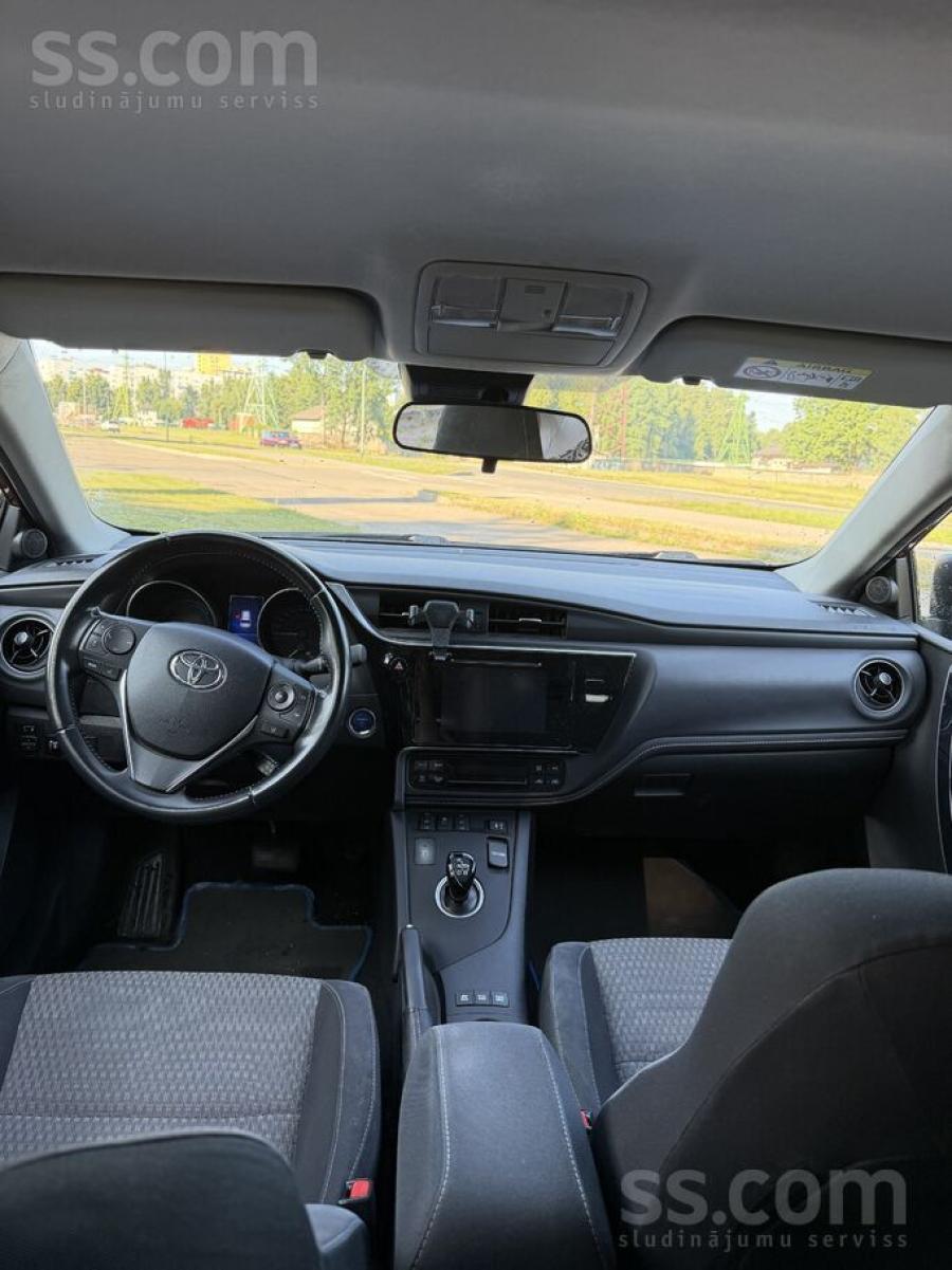 Sarkans Toyota Auris 2018 Rīga, ar dzinēja tilpumu 1.80 L un nobraukumu 109 tūkst. km par 12700 €, foto 6 vietnē AUTOMOTO.COM.LV