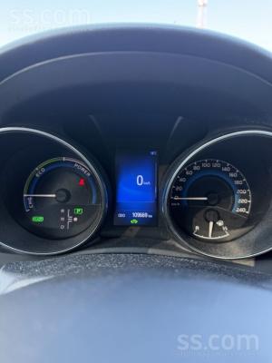 Sarkans Toyota Auris 2018 Rīga, ar dzinēja tilpumu 1.80 L un nobraukumu 109 tūkst. km par 12700 €, foto 9 vietnē AUTOMOTO.COM.LV