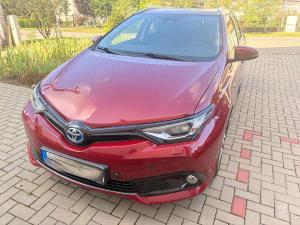 Red Toyota Auris 2018 in Vilnius, with an engine capacity of 1.80 L and mileage of 138 thousand km for 11200 €, photo 6 on AUTOMOTO.COM.LV