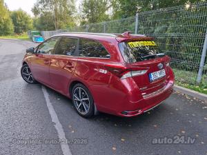 Красный Тойота Аурис 2018 в Таллин, объемом двигателя 1.80 л и пробегом 160 тыс. км за 12999 €, фото 3 на AUTOMOTO.COM.LV