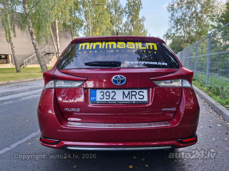 Красный Тойота Аурис 2018 в Таллин, объемом двигателя 1.80 л и пробегом 160 тыс. км за 12999 €, фото 7 на AUTOMOTO.COM.LV