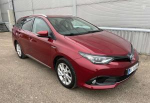 Sarkans Toyota Auris 2019 Kauņa, ar dzinēja tilpumu 1.80 L un nobraukumu 105 tūkst. km par 13900 €, foto  vietnē AUTOMOTO.COM.LV