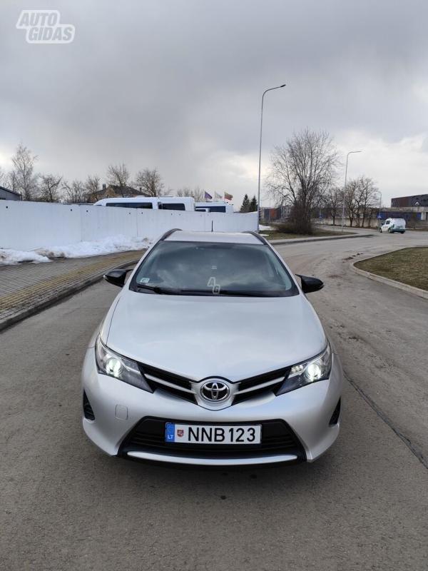 Toyota Auris 2013 in Telschi, with an engine capacity of 1.60 L and mileage of 195 thousand km for 6500 €, photo 3 on AUTOMOTO.COM.LV